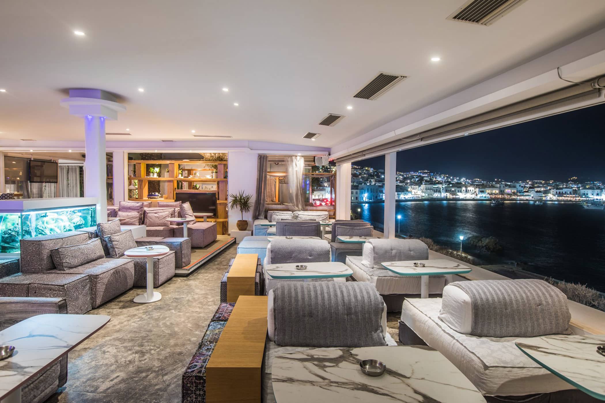 Blu blu Cafe Mykonos | Breakfast - Restaurant - Cocktail Bar - Sports Bar